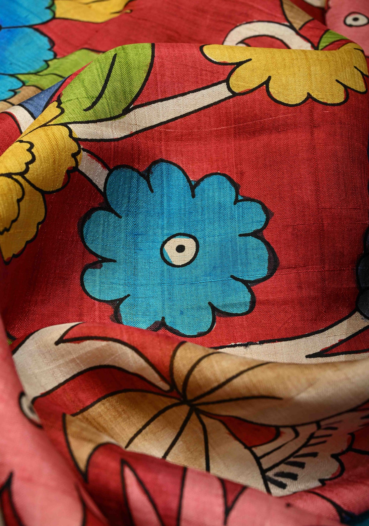 Deep Red Pure Handloom Silk saree with Hand Painted Kalamkari Design w ...