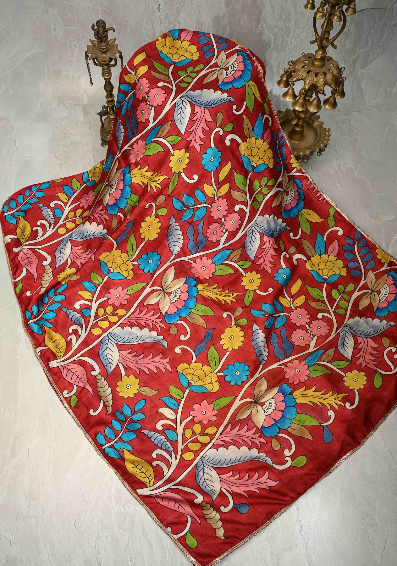 Deep Red Pure Handloom Silk saree with Hand Painted Kalamkari Design w ...